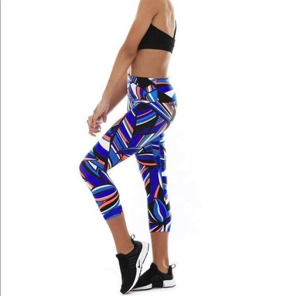 K-DEER | Pants & Jumpsuits | Brand New Capri In Superset Sz M Leggings ...